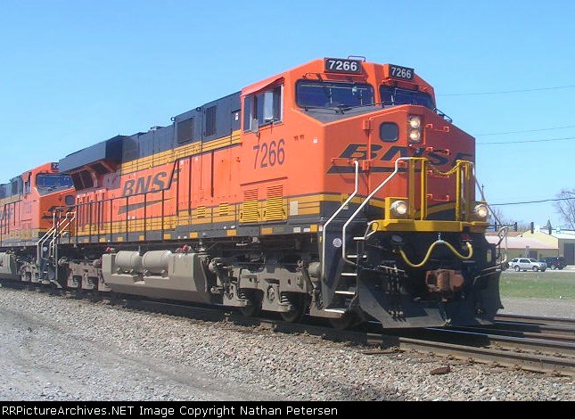 BNSF 7266